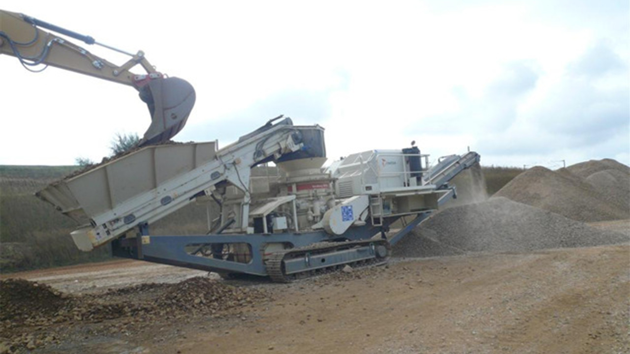 Brechanlagen NORDBERG Lokotrack LT200HP (Kegelbrecher) - Baumaschinen ...